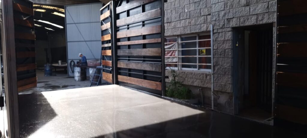 CAR-U-001 - Carrocería Paquetera - Apez SRL